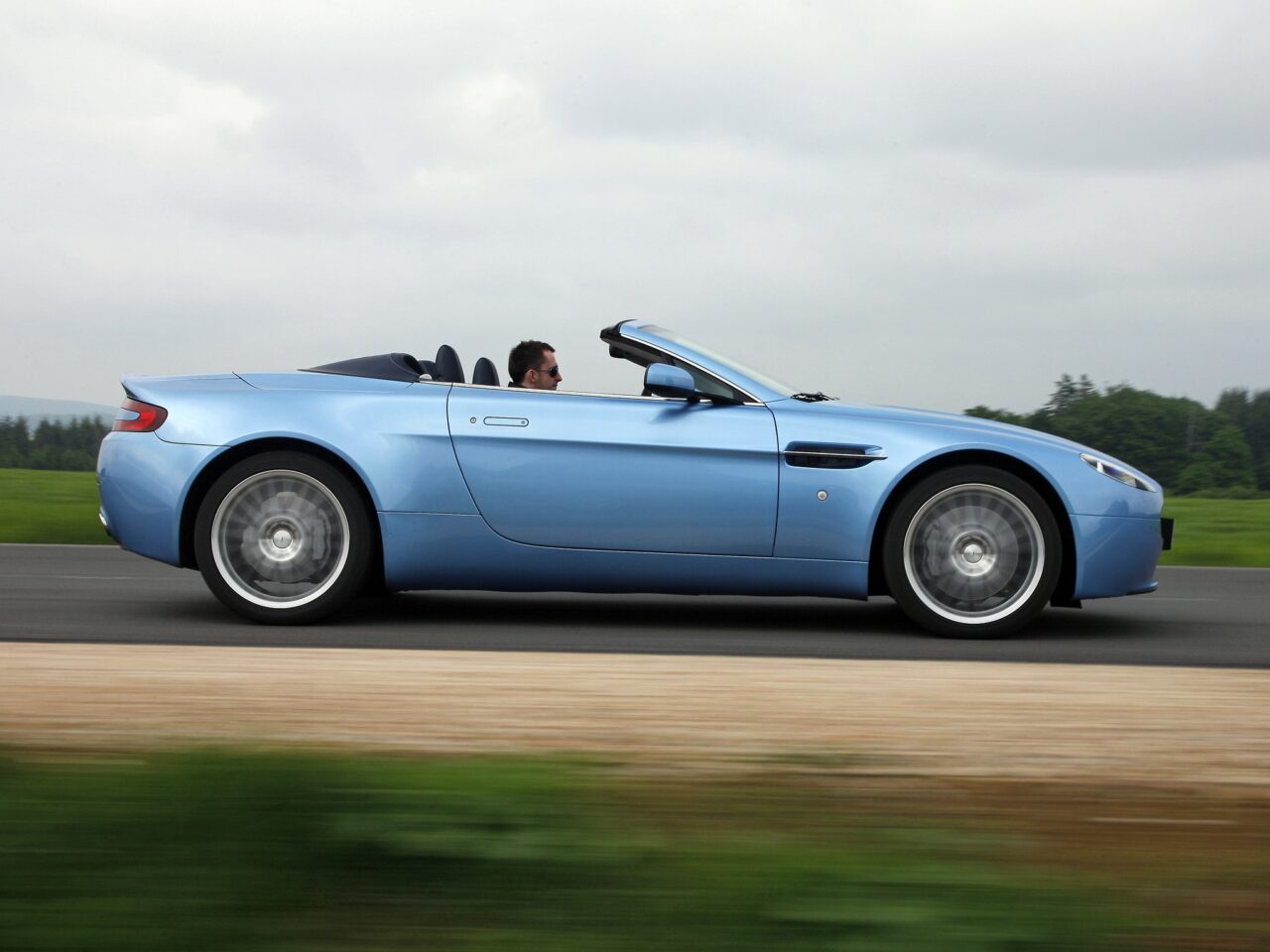 Sleek Blue Aston Martin V8 Vantage Wallpaper | Background FREE Download ...