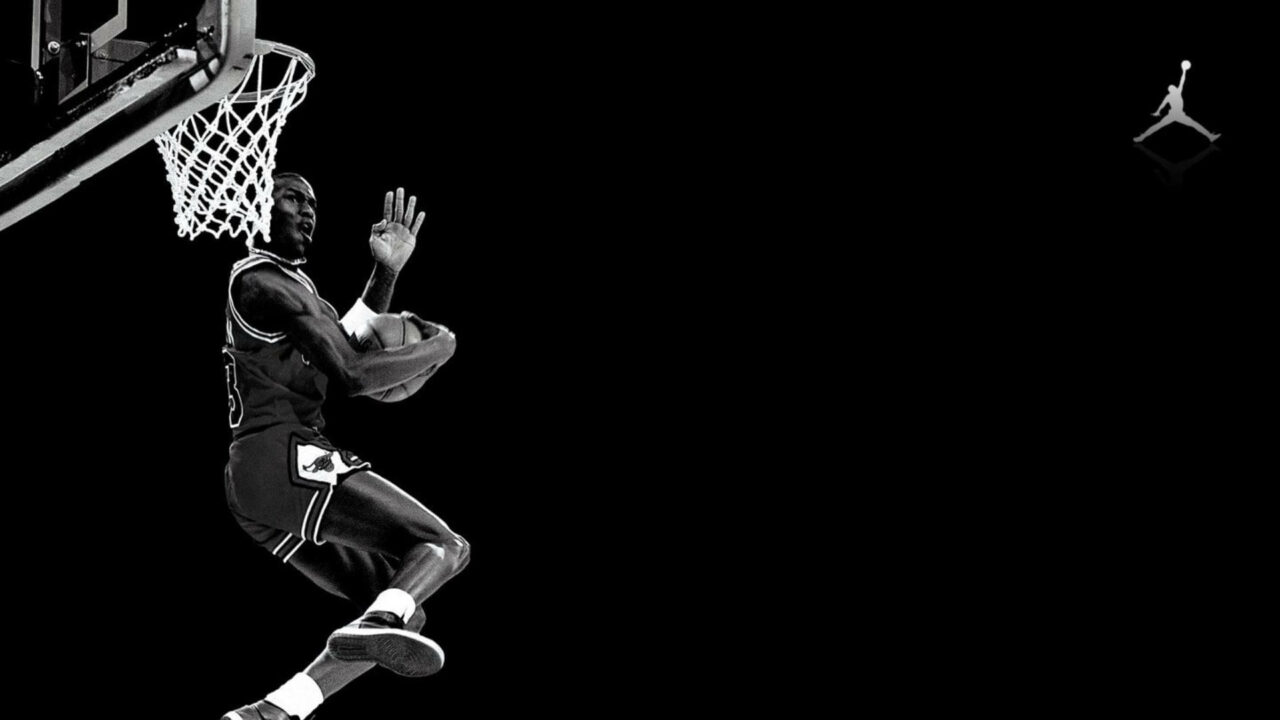 Michael Jordan Soaring Chicago Bulls Wallpaper | Background FREE ...