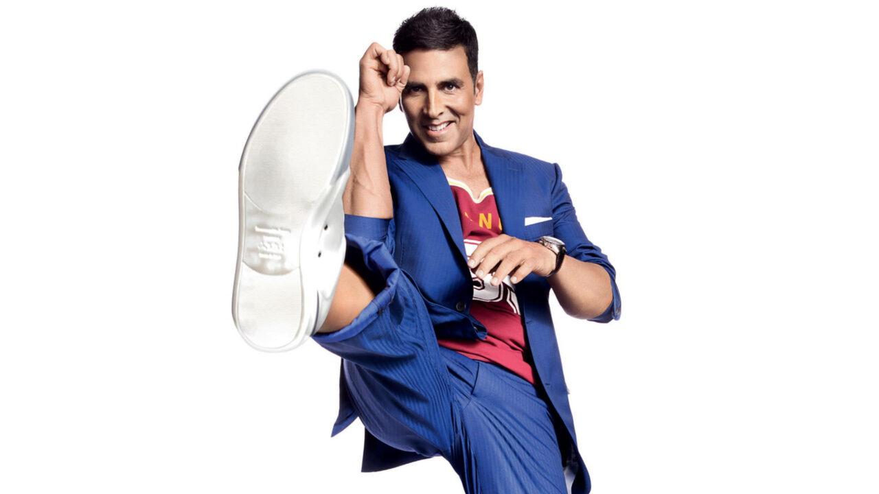 Akshay Kumar High Kick Blue Suit Red T-Shirt Wallpaper | Background ...