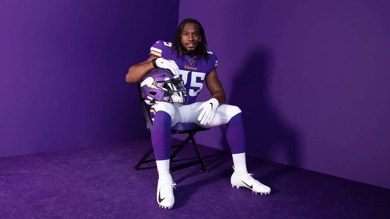 Alexander Mattison Minnesota Vikings Bold Portrait Wallpaper ...