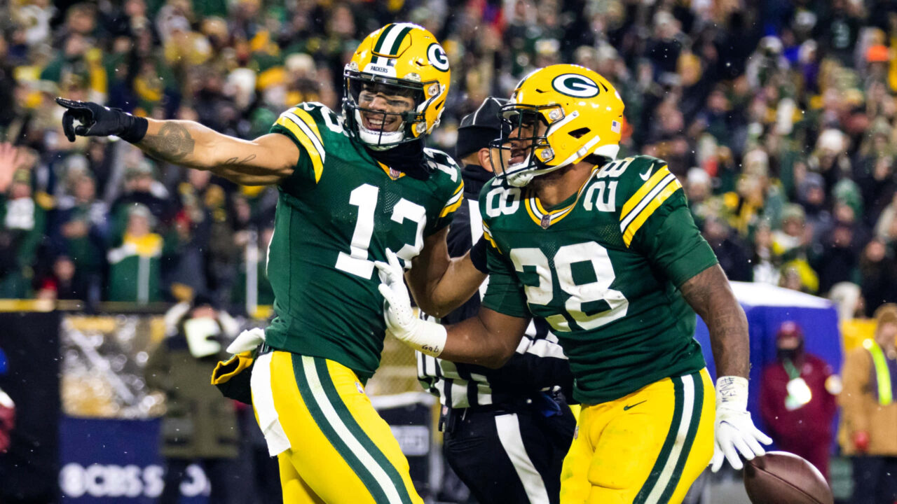 Allen Lazard Green Bay Packers Touchdown Celebration Wallpaper ...