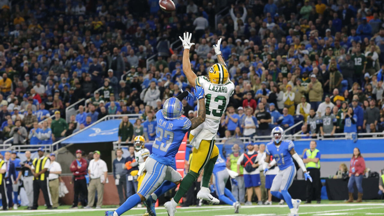 Allen Lazard Spectacular Air Catch Football Wallpaper | Background FREE ...