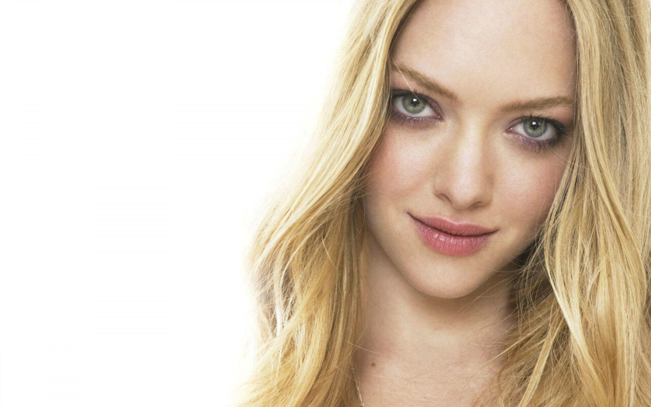 Amanda Seyfried Soft Blonde Portrait Minimal White Wallpaper ...