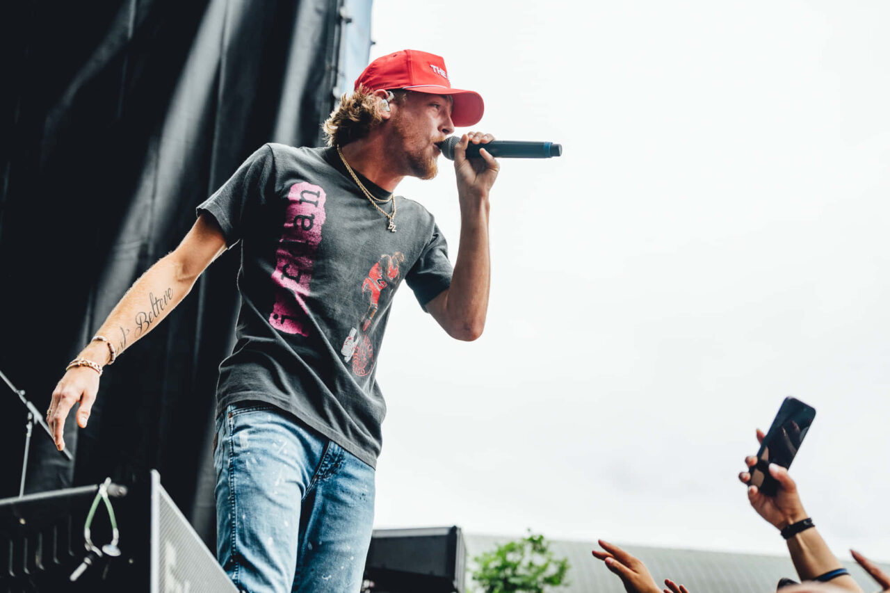 Bailey Zimmerman Live Country Concert Energy Wallpaper | Background ...