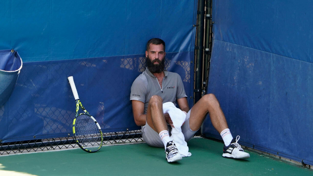Benoît Paire Courtside Reflection Calm Tennis Moment Wallpaper ...