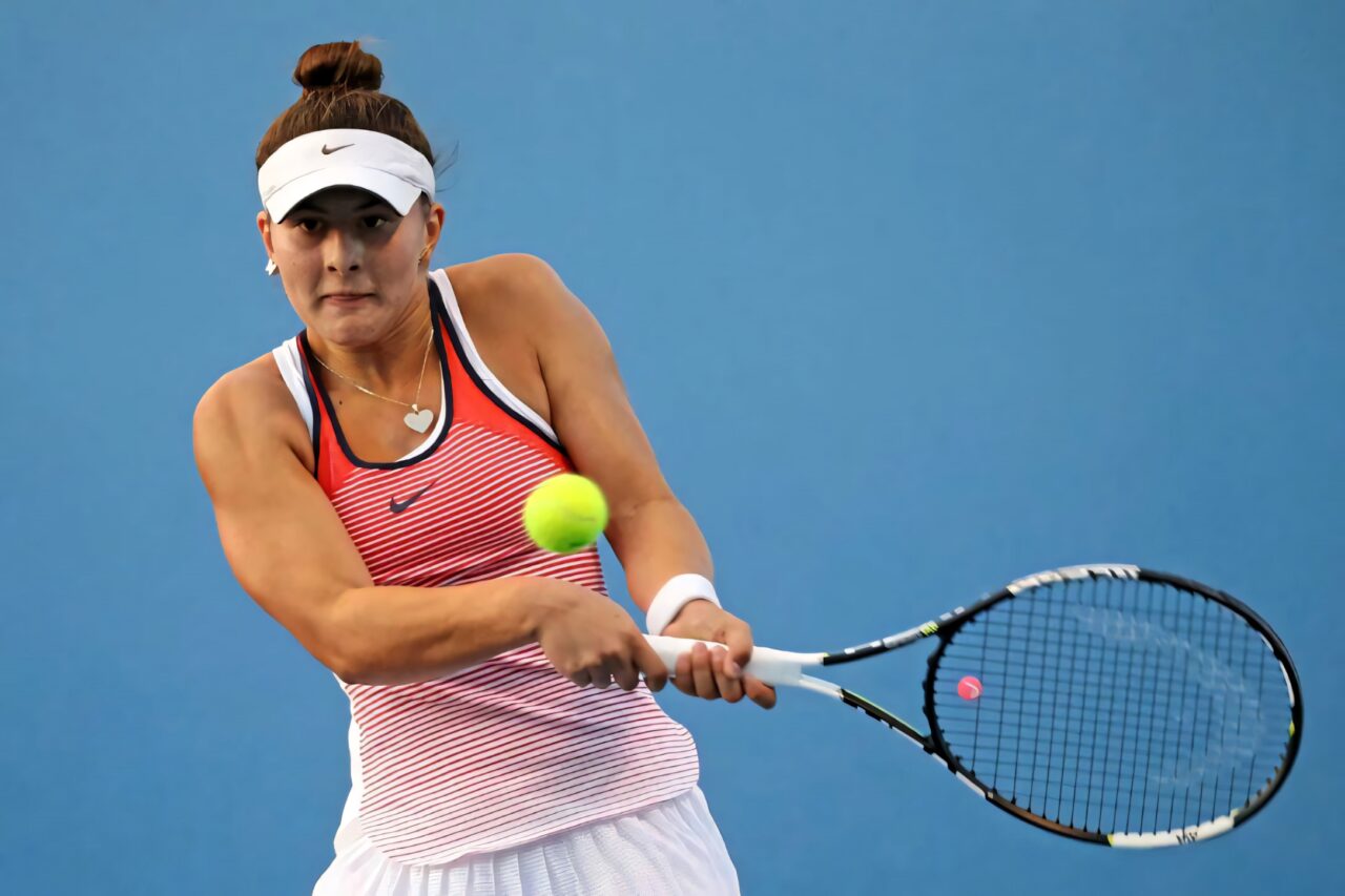 Bianca Andreescu Backhand Focus Tennis Action Wallpaper | Background ...