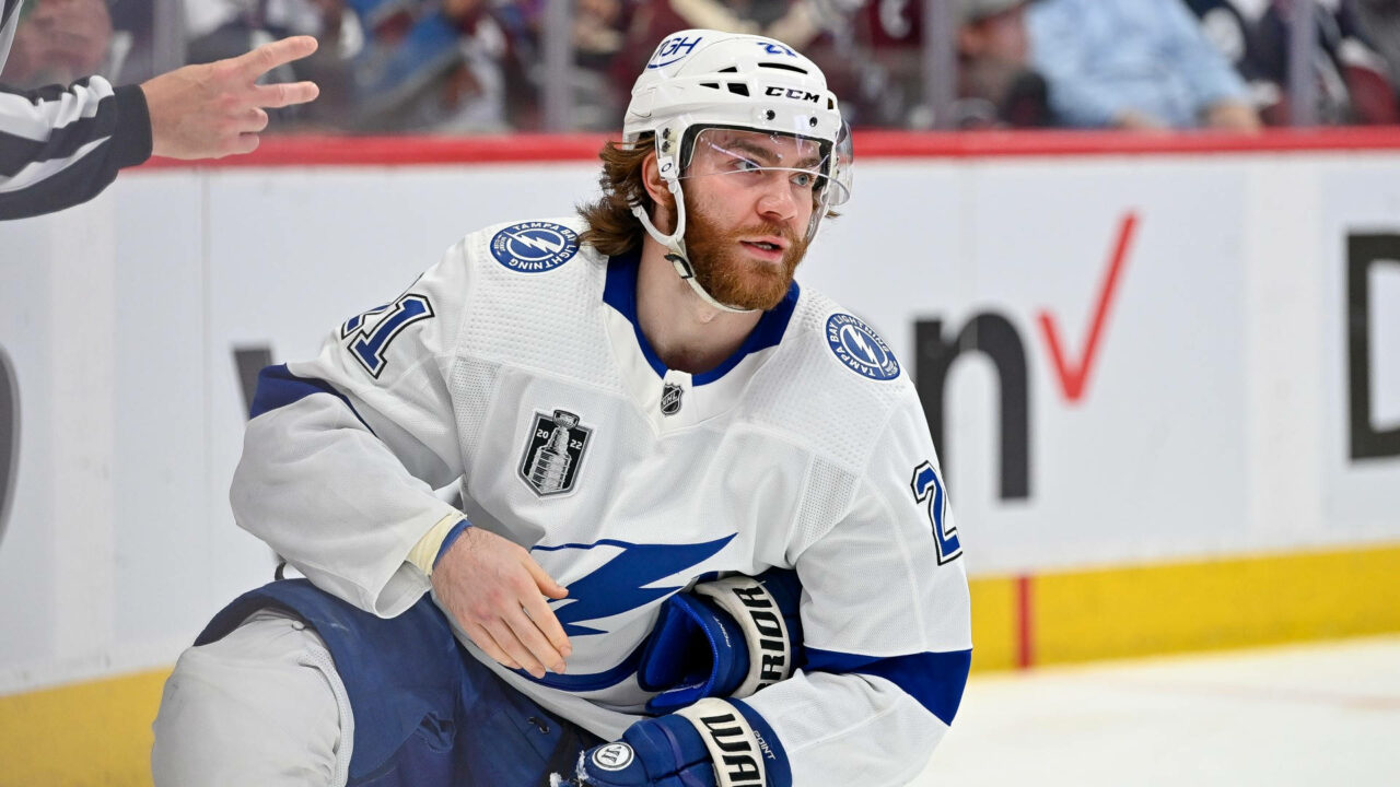 Brayden Point Tampa Bay Lightning Dynamic Action Wallpaper | Background ...