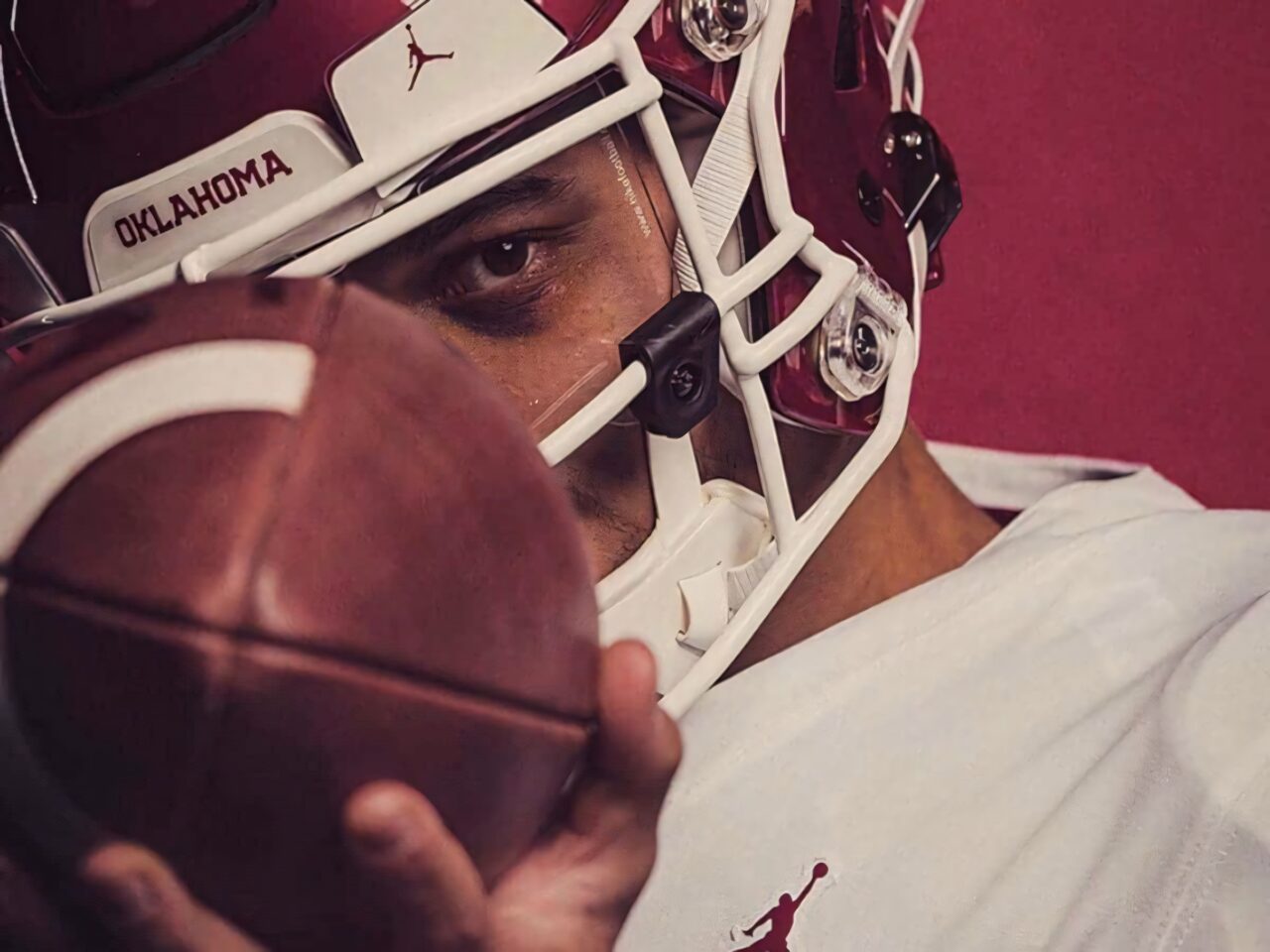 Caleb Williams Oklahoma Football Focused Action Wallpaper | Background ...