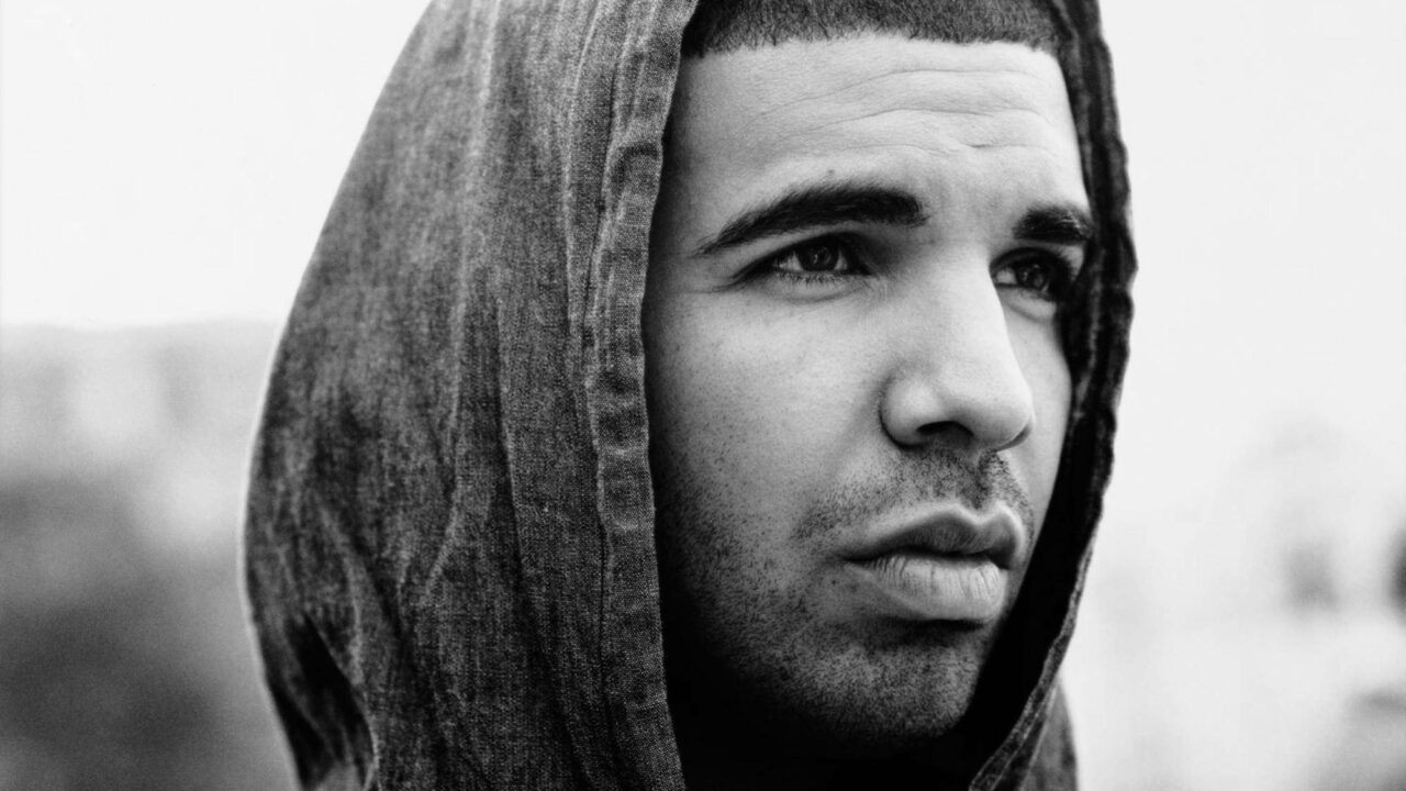 Dramatic Black and White Drake Close-Up Wallpaper | Background FREE ...