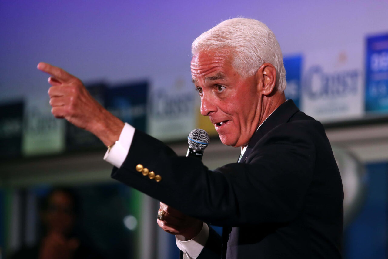 Charlie Crist Confident Speech Campaign Moment Wallpaper | Background ...