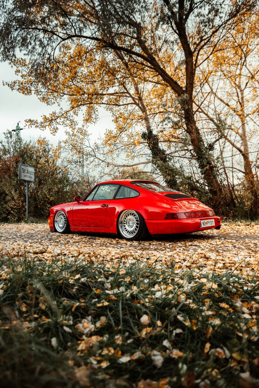Porsche 911 Autumn Charm Wallpaper | Background FREE Download - Vulplex.com