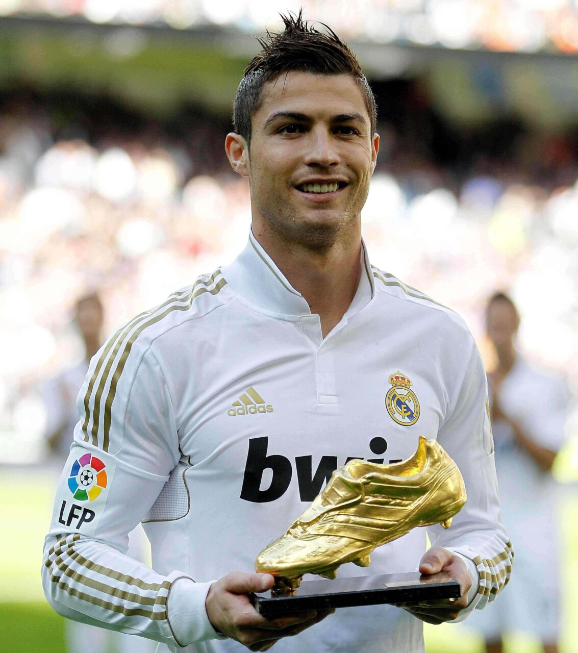 Golden Boot Triumph Cristiano Ronaldo Wallpaper | Background FREE ...