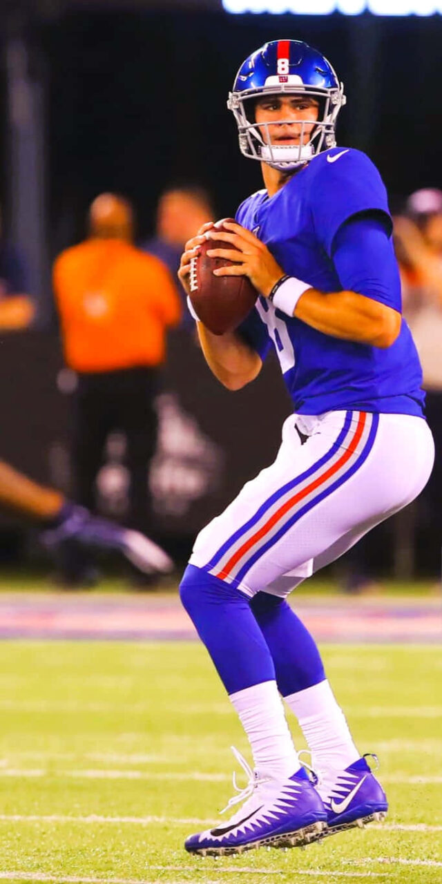 Daniel Jones New York Giants Ready Play Football Wallpaper | Background ...