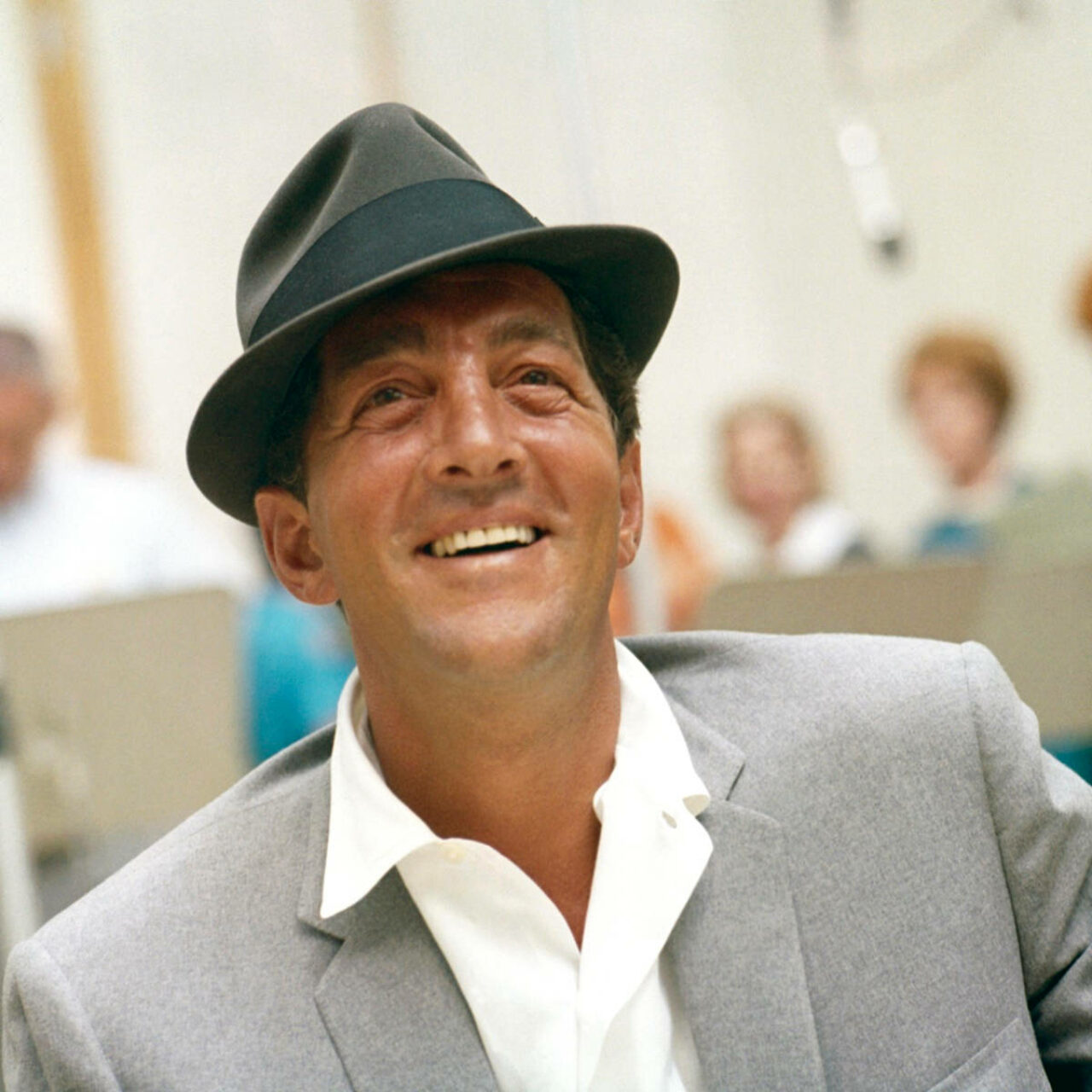 Dean Martin Vintage Portrait Classic Style Wallpaper | Background FREE ...