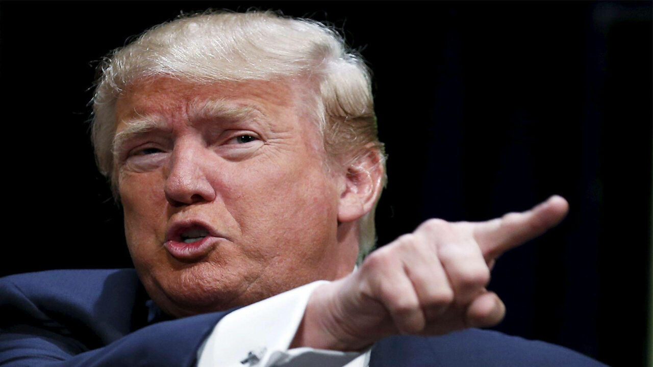 Donald Trump Speaking Gesture Confident Pose Wallpaper | Background ...