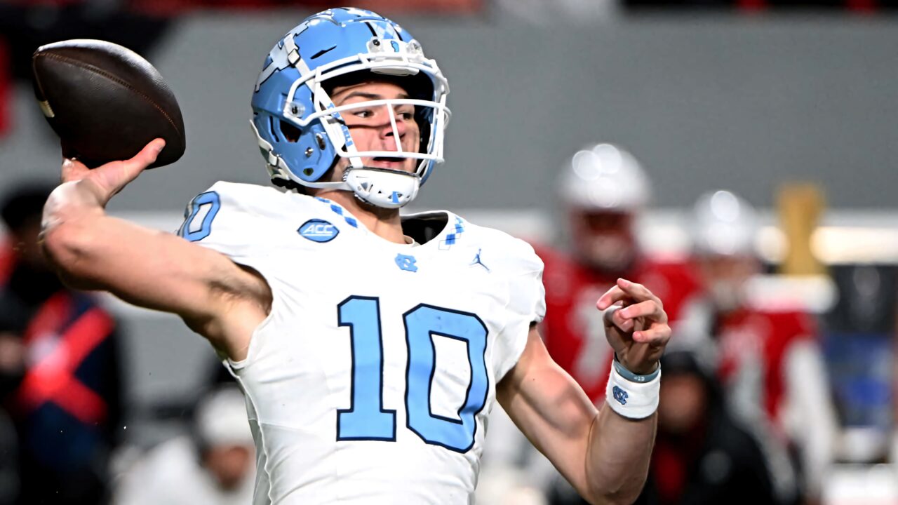 Drake Maye North Carolina Tar Heels Throwing Action Wallpaper ...
