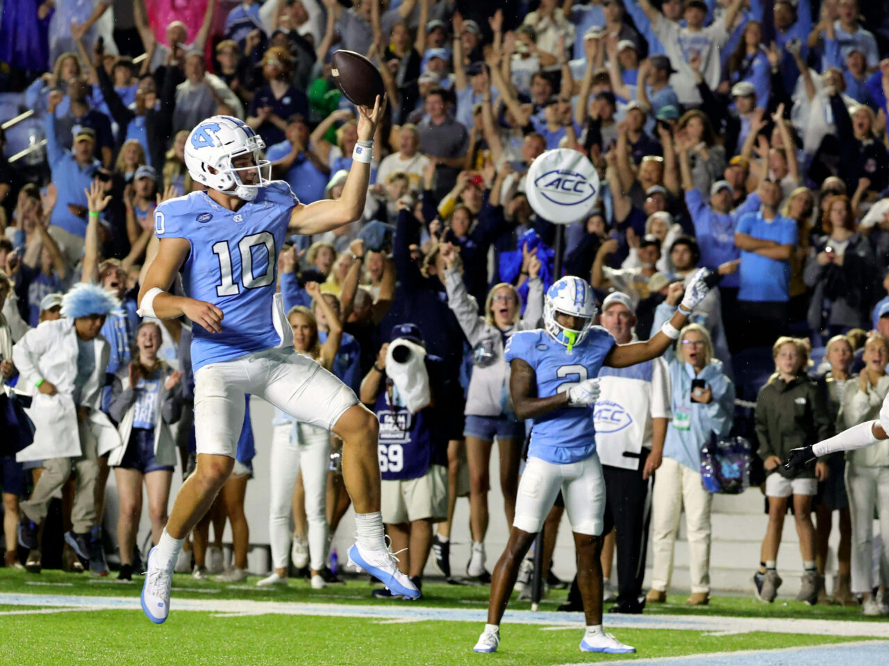 Drake Maye Touchdown Leap North Carolina Tar Heels Wallpaper ...