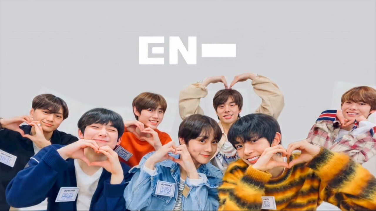 Enhypen Smiling Heart Signs V-Live Broadcast Wallpaper | Background ...