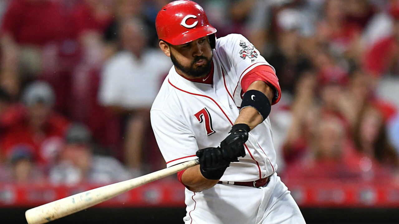 Eugenio Suárez Cincinnati Reds Underhand Swing Wallpaper | Background ...