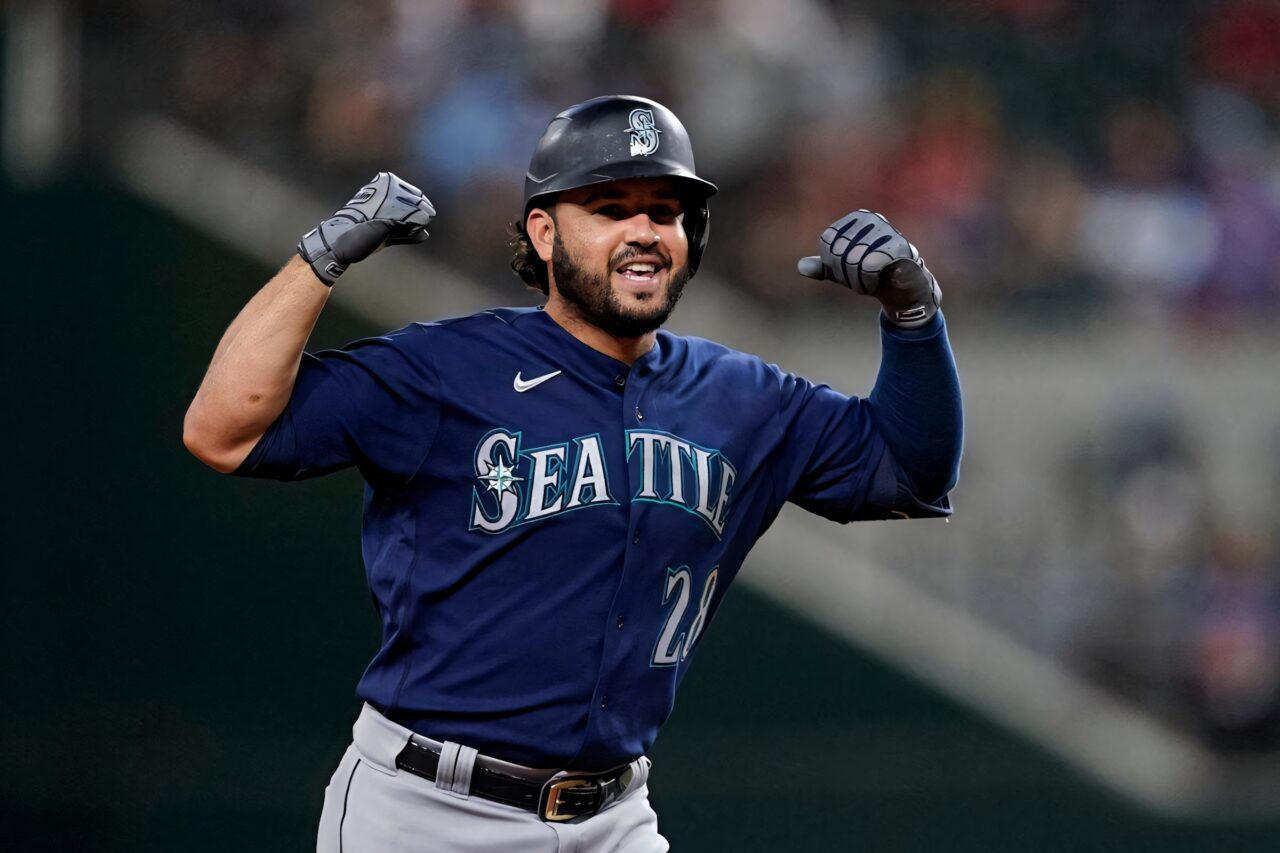 Eugenio Suárez Seattle Mariners #28 Dynamic Baseball Wallpaper ...