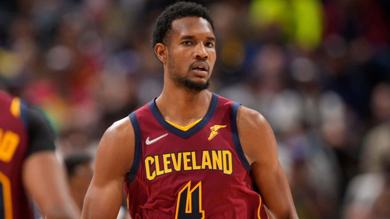 Evan Mobley Cleveland Cavaliers Jersey Number 4 Wallpaper | Background ...
