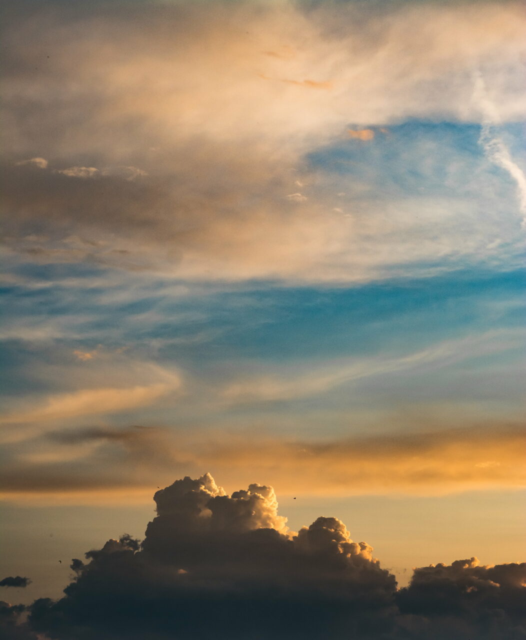 Golden Hour Cloud Serenity Wallpaper | Background FREE Download ...