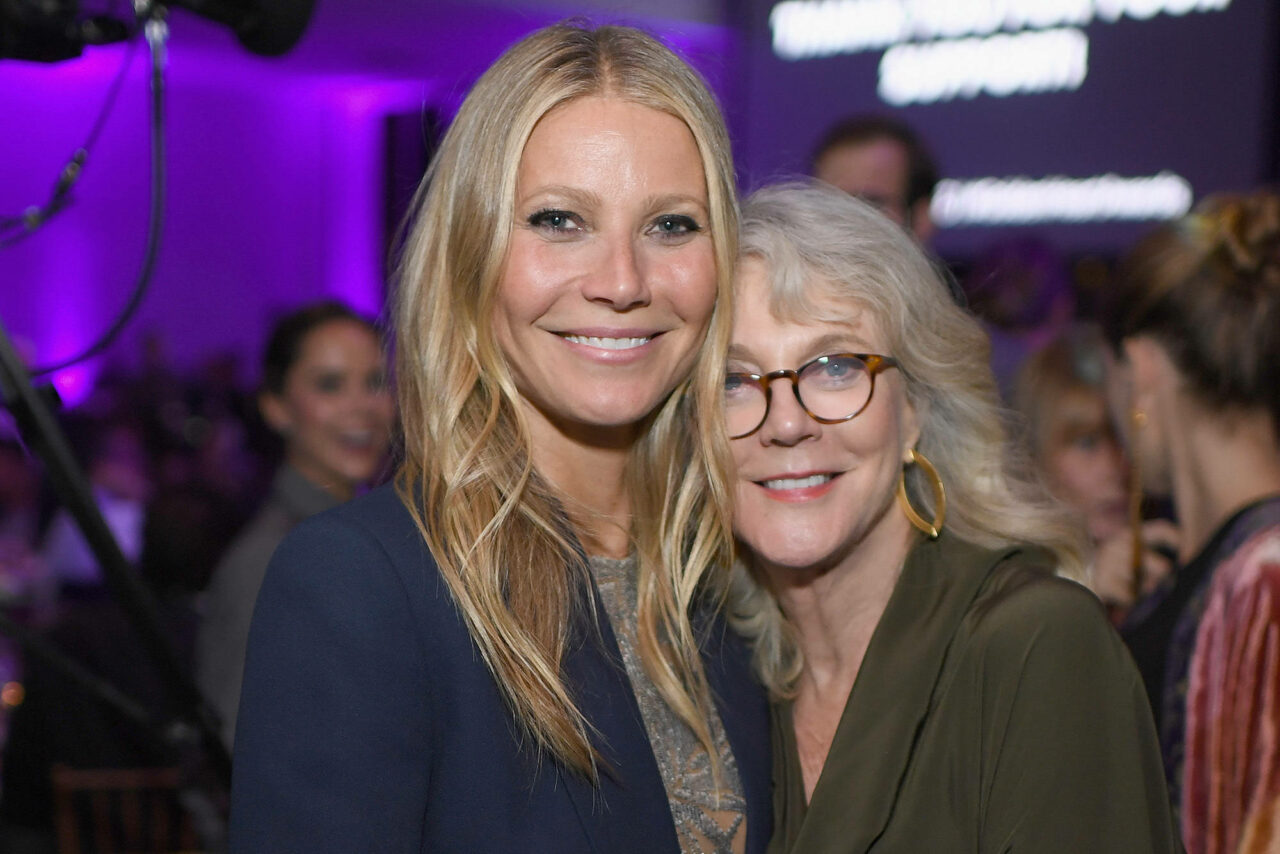 Gwyneth Paltrow and Blythe Danner Smiling Together Wallpaper ...