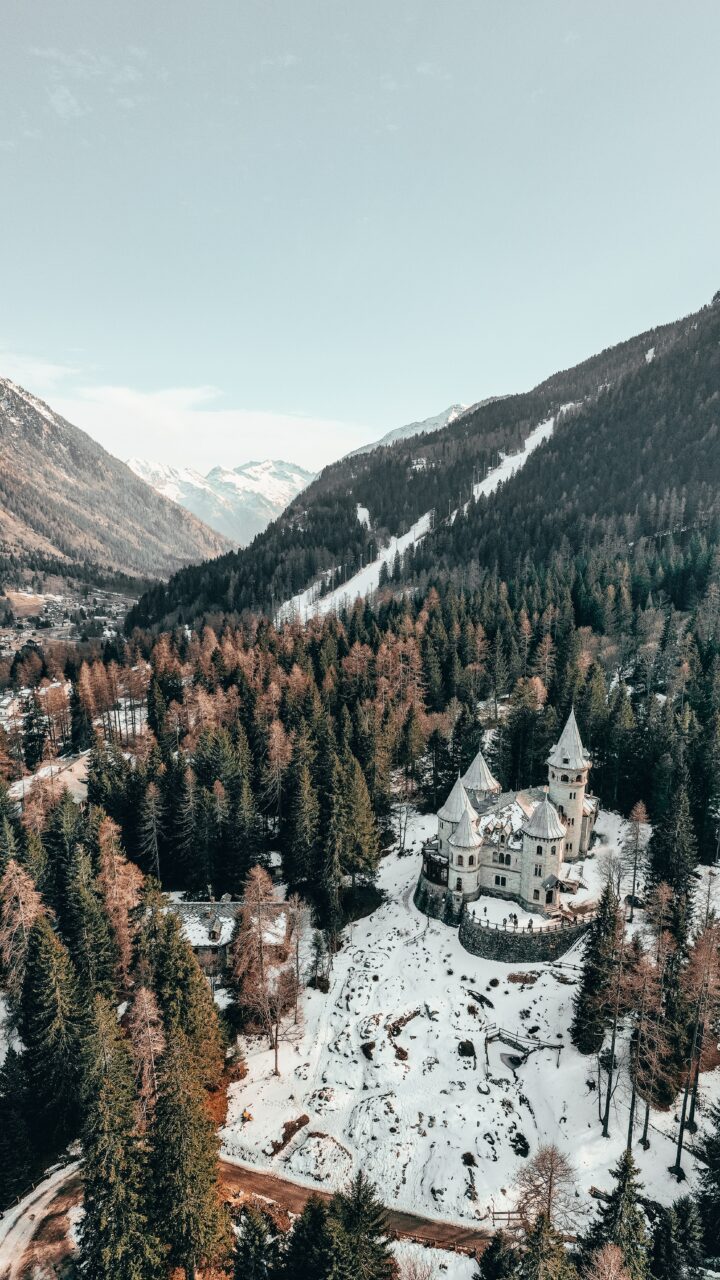 Majestic Snowy Castle in Italian Mountains Wallpaper | Background FREE ...