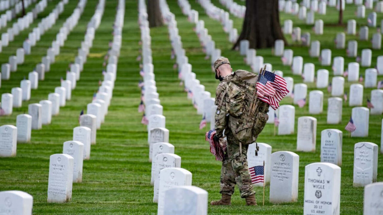 Memorial Day Tribute American Flags Military Cemetery Wallpaper ...