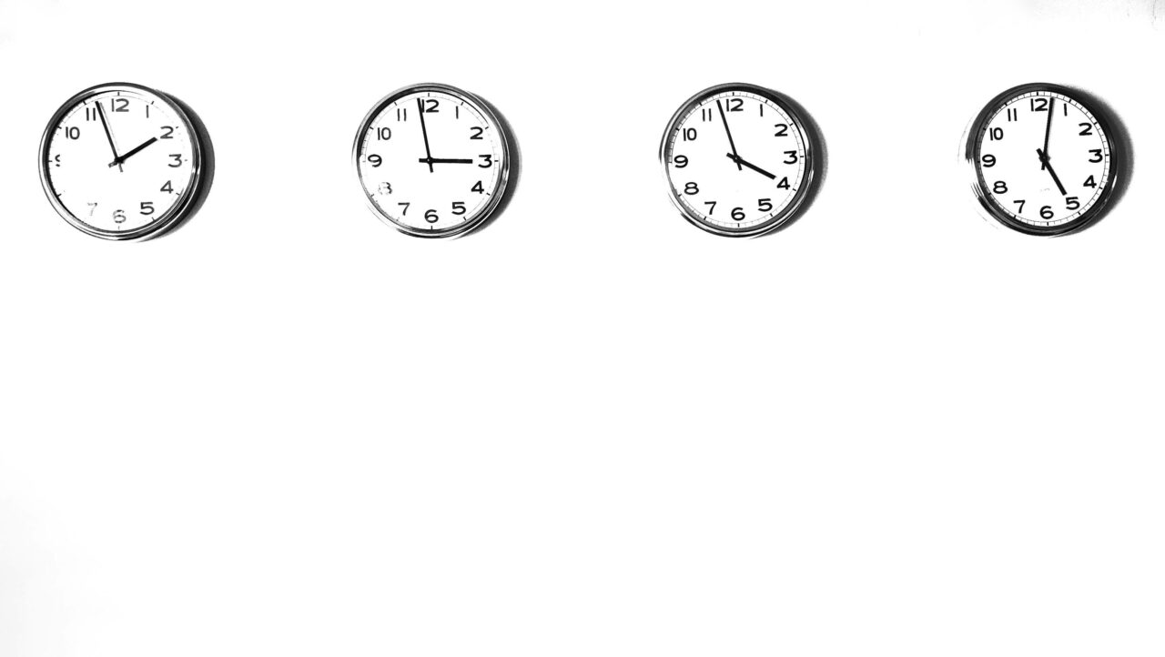 Minimalist Analog Clocks Time Passage Wallpaper | Background FREE ...