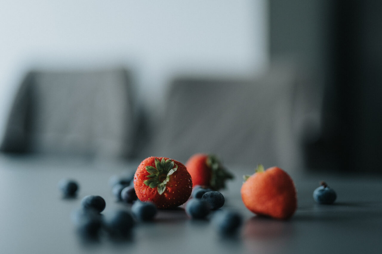 Fresh Berry Serenity Minimalist Wallpaper | Background FREE Download ...