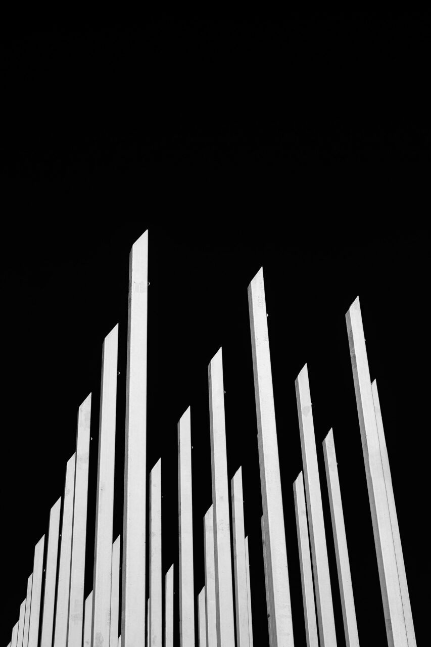 Modern Pillars Abstract Wallpaper | Background FREE Download - Vulplex.com