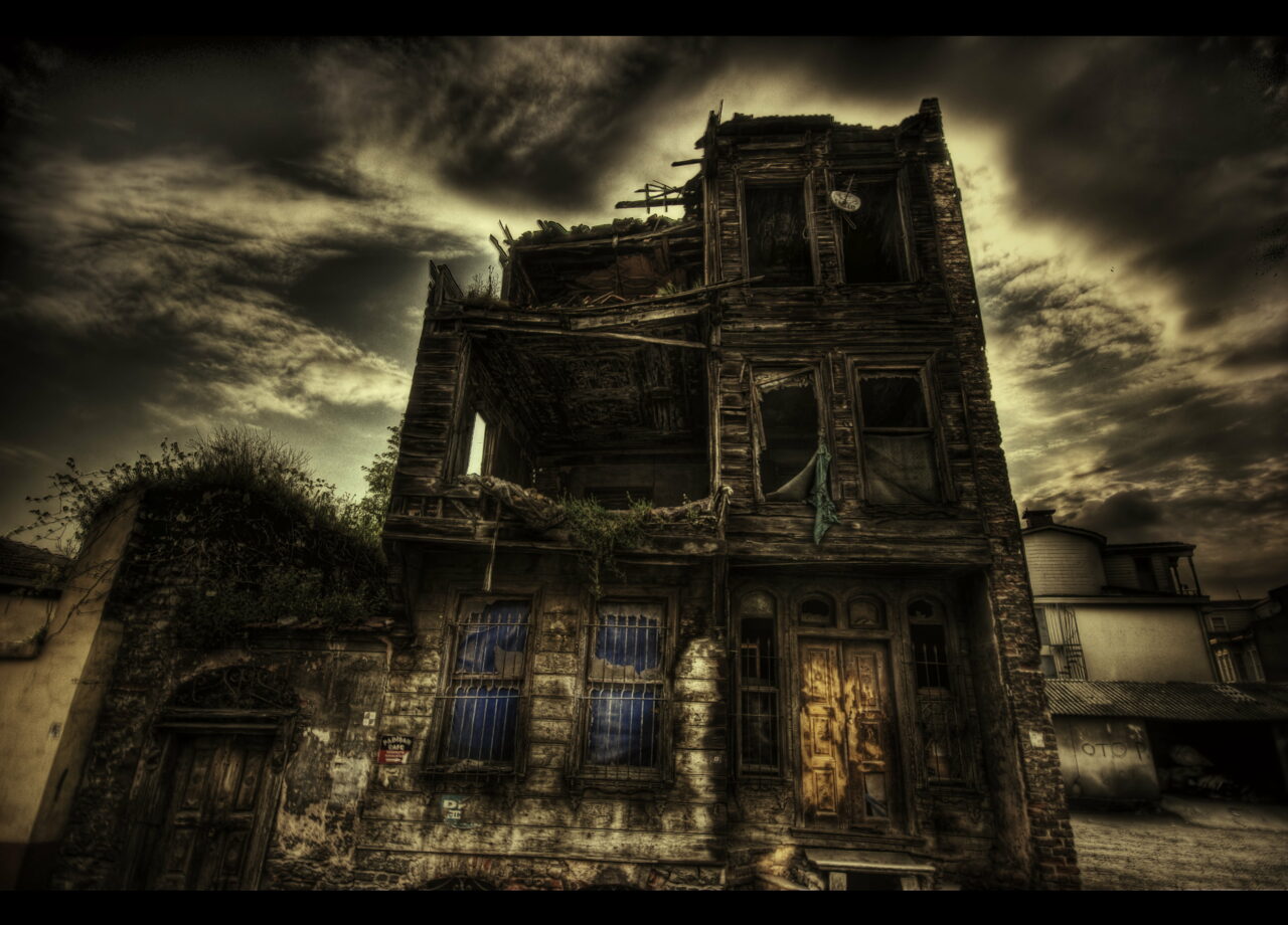 Eerie Haunted House in HD Wallpaper | Background FREE Download ...
