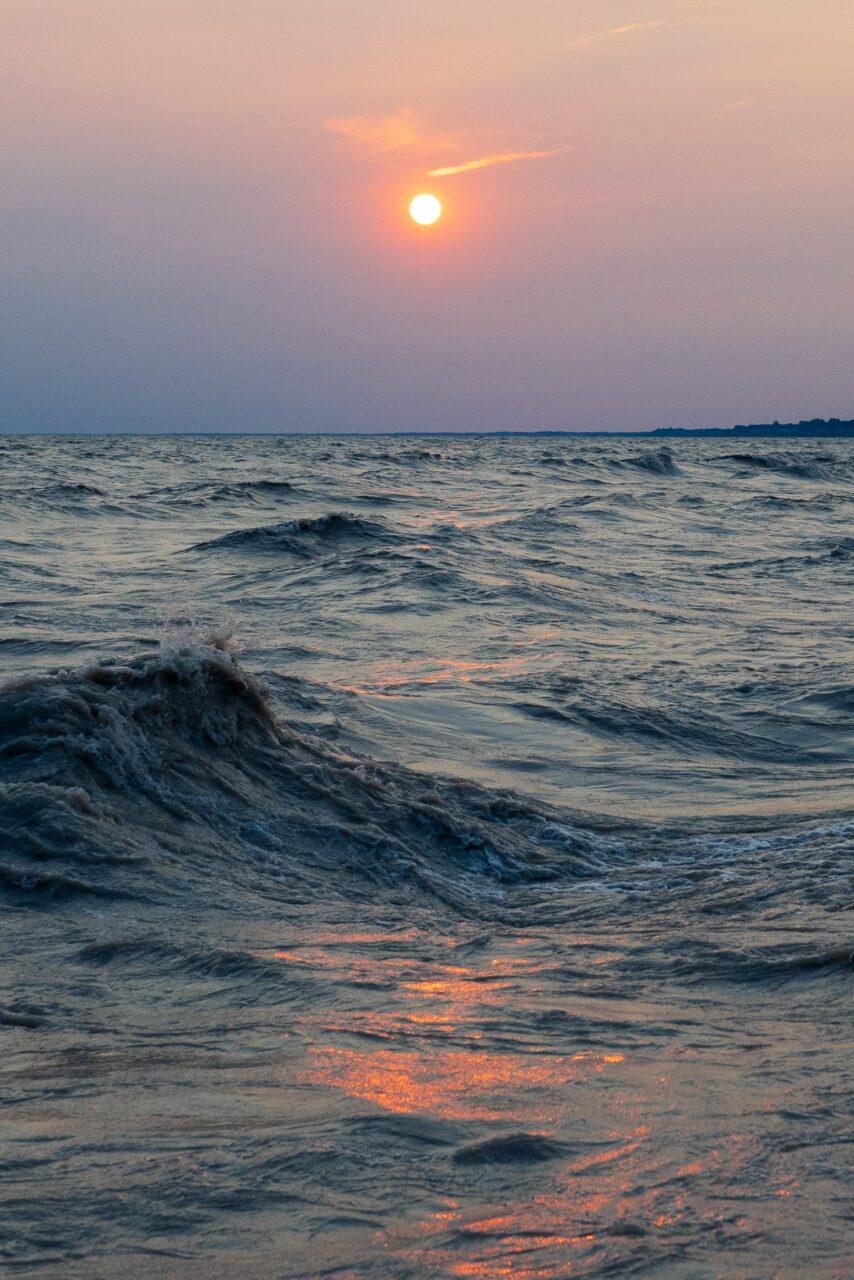 Serene Sunset Ocean Waves Warm Glow Calming Wallpaper | Background FREE ...