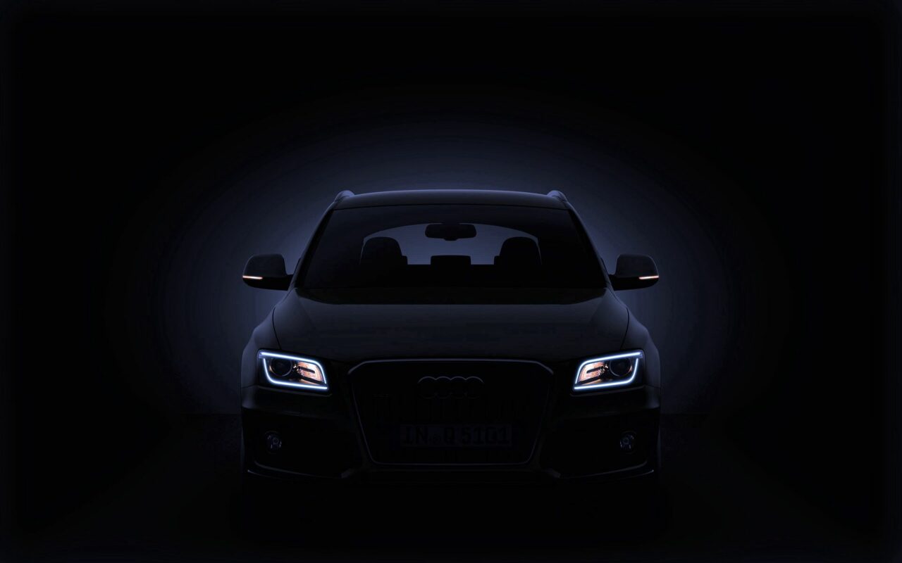 Sleek Audi Q5 Design Wallpaper | Background FREE Download - Vulplex.com