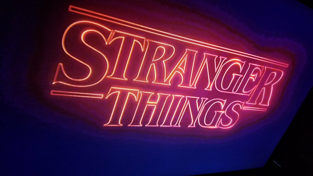 Mesmerizing Stranger Things Logo in Dark - Wallpaper | Background FREE ...