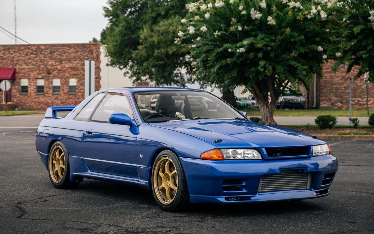 Blue Nissan Skyline R32 Urban Wallpaper | Background FREE Download ...
