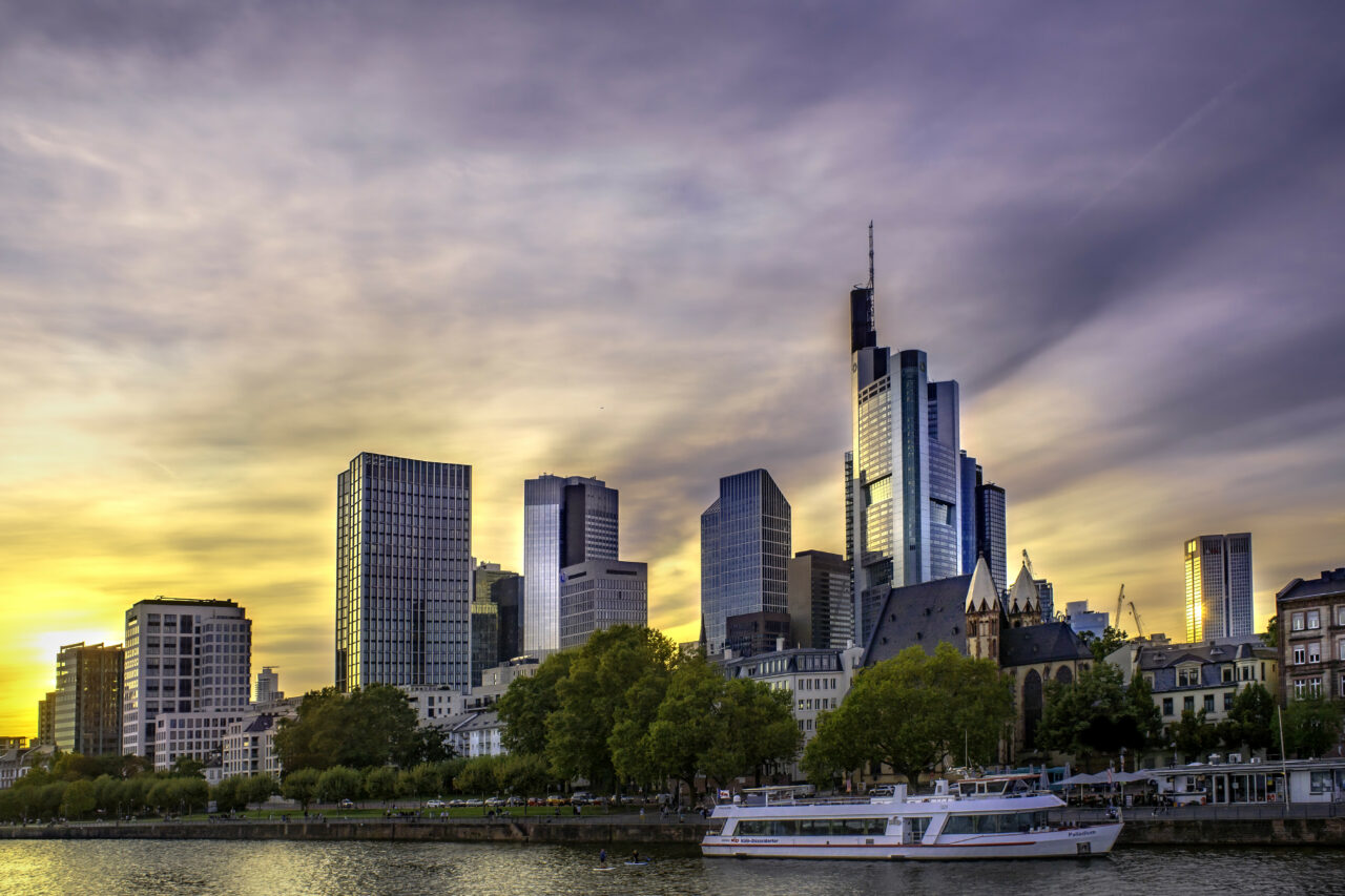 Dynamic Cityscape Reflection Wallpaper | Background FREE Download ...