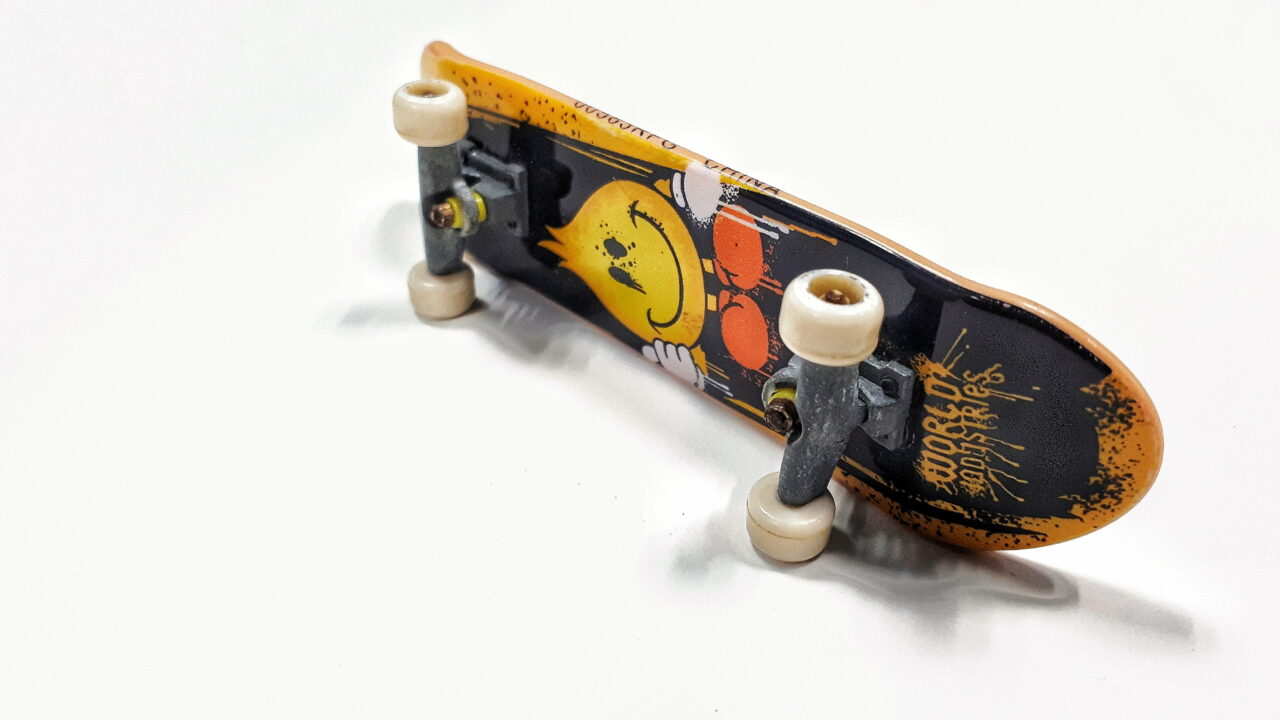 Tececk's Fingerboard Tricks 4K Skateboard Wallpaper | Background FREE ...