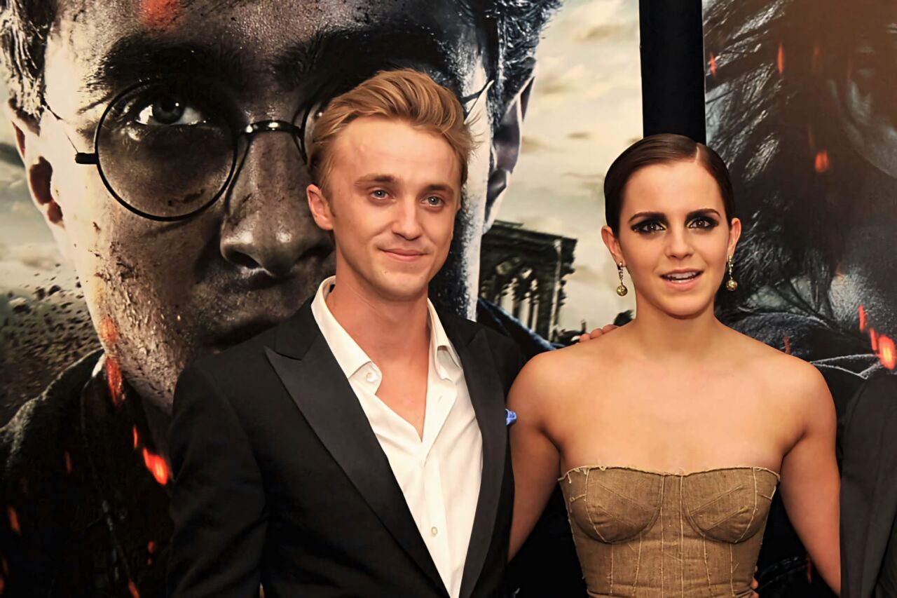 Tom Felton Emma Watson Harry Potter Cast Elegant Wallpaper | Background ...