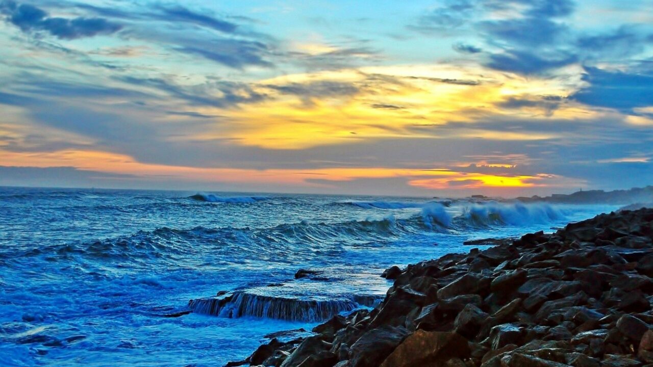 Vibrant Summer Sunset Waves Crashing Coastal Rocks Wallpaper ...