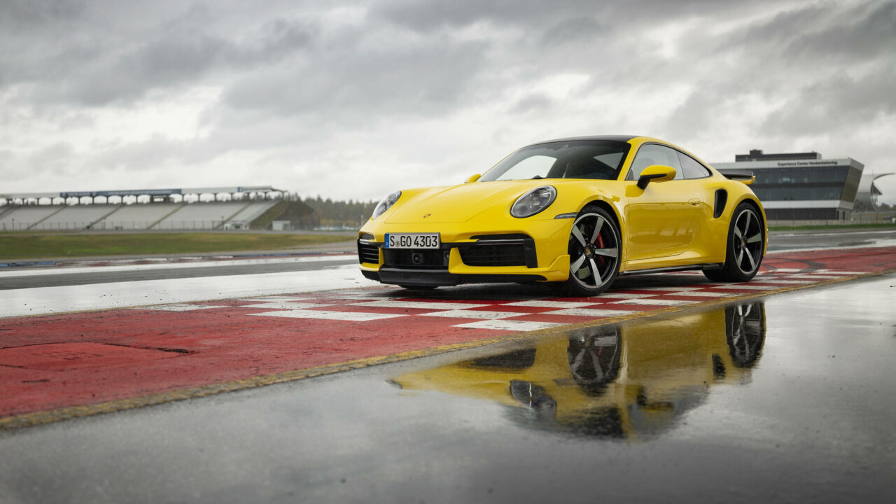 Vibrant Porsche 911 Reflection Wallpaper | Background FREE Download ...